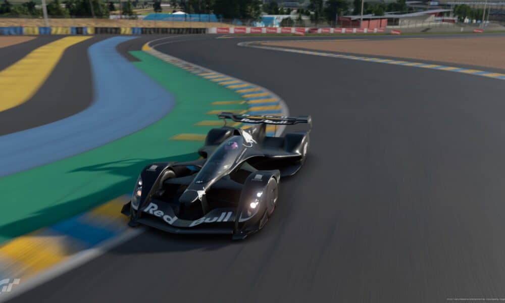 Who is F1 2021’s Devon Butler? | Traxion