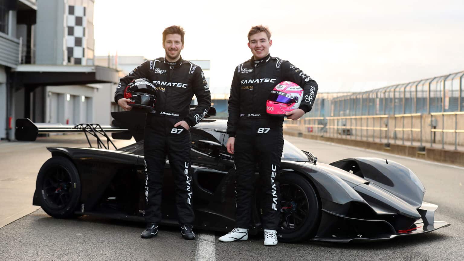 How Jimmy Broadbent is transitioning from sim racing to motorsport ...