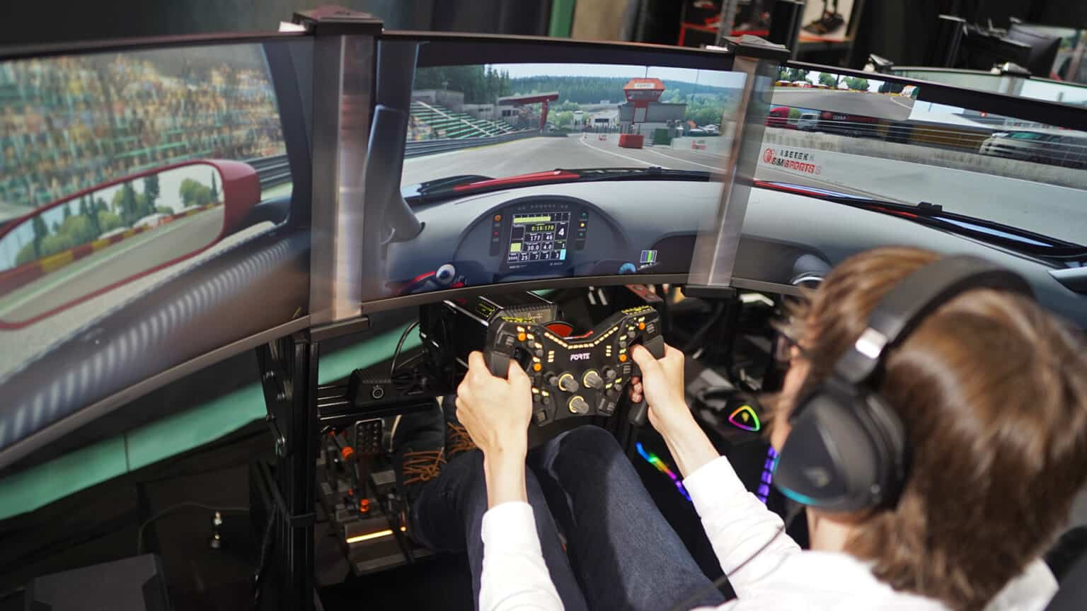 Asetek SimSports showcases 27Nm sim racing wheel base and ecosystem ...