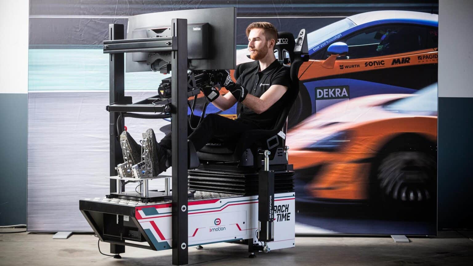 MOUZ's Moritz Löhner: "Sim racing needed a new player in the field ...