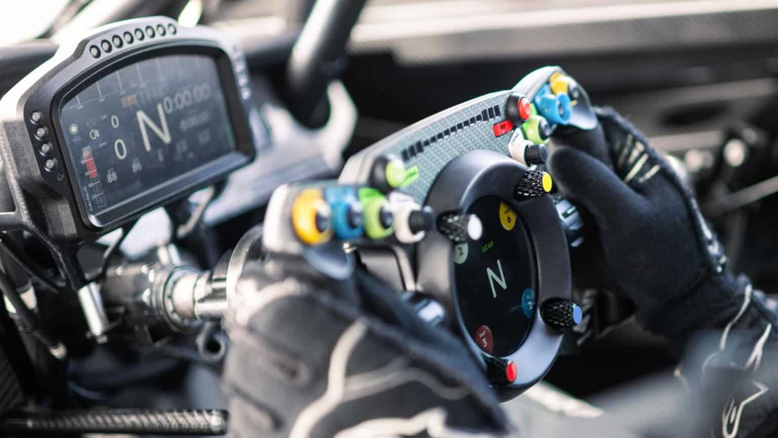 Fanatec's Bentley GT3 steering wheel slips to 2023 | Traxion