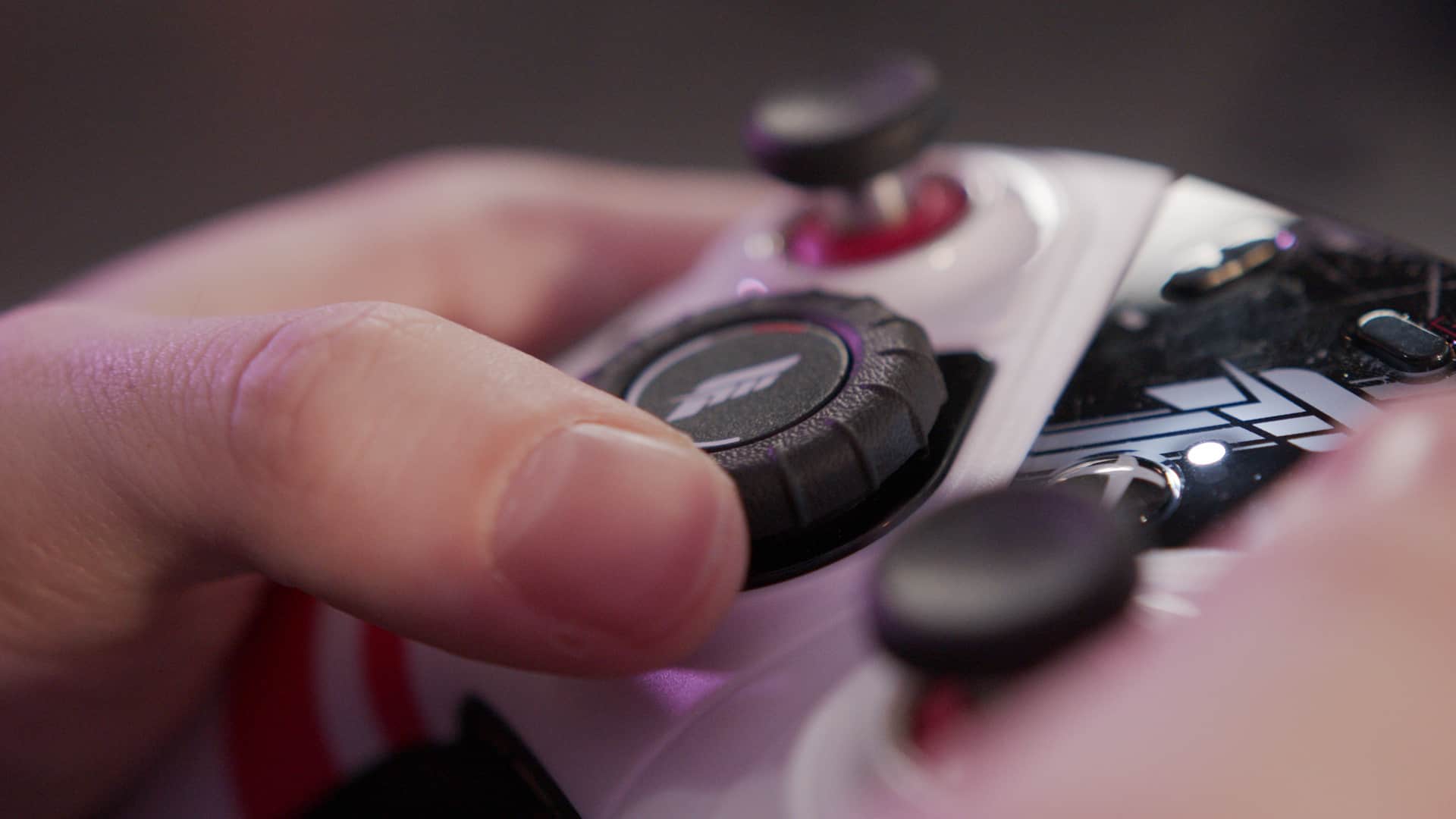 Review: Thrustmaster's EWAP XR Pro Controller Forza Horizon 5 Edition ...