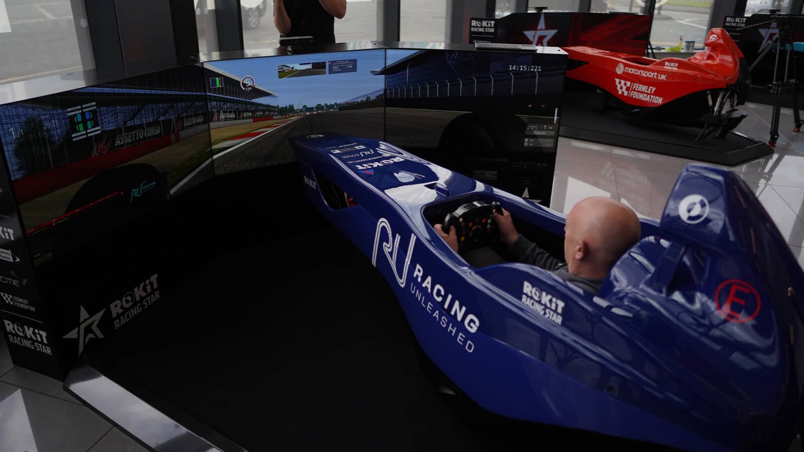 A McLaren Racing motion simulator is on the way with help from Racing ...