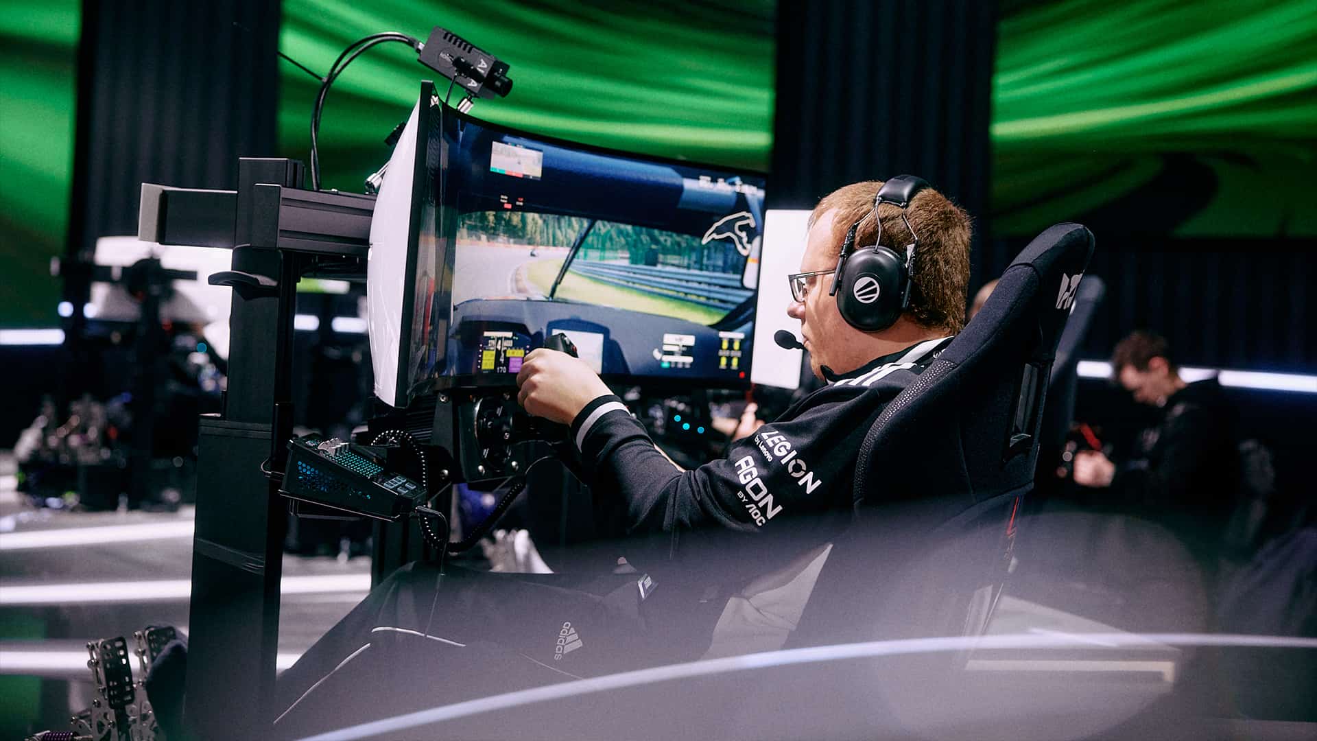 G2 Sim Racing: Adding entertainment to ESL R1 | Traxion