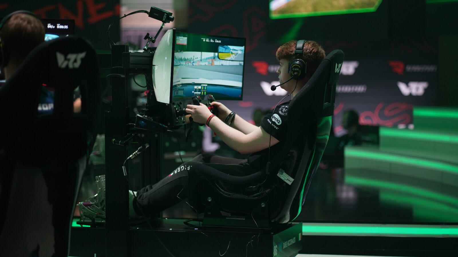 Csincsik wins €45,000 and inaugural ESL R1 title | Traxion