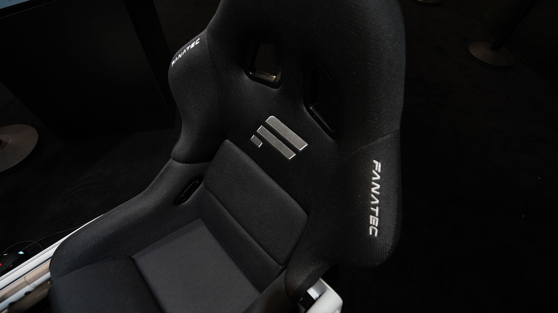 Corsair’s debut sim rig rebranded to Fanatec | Traxion
