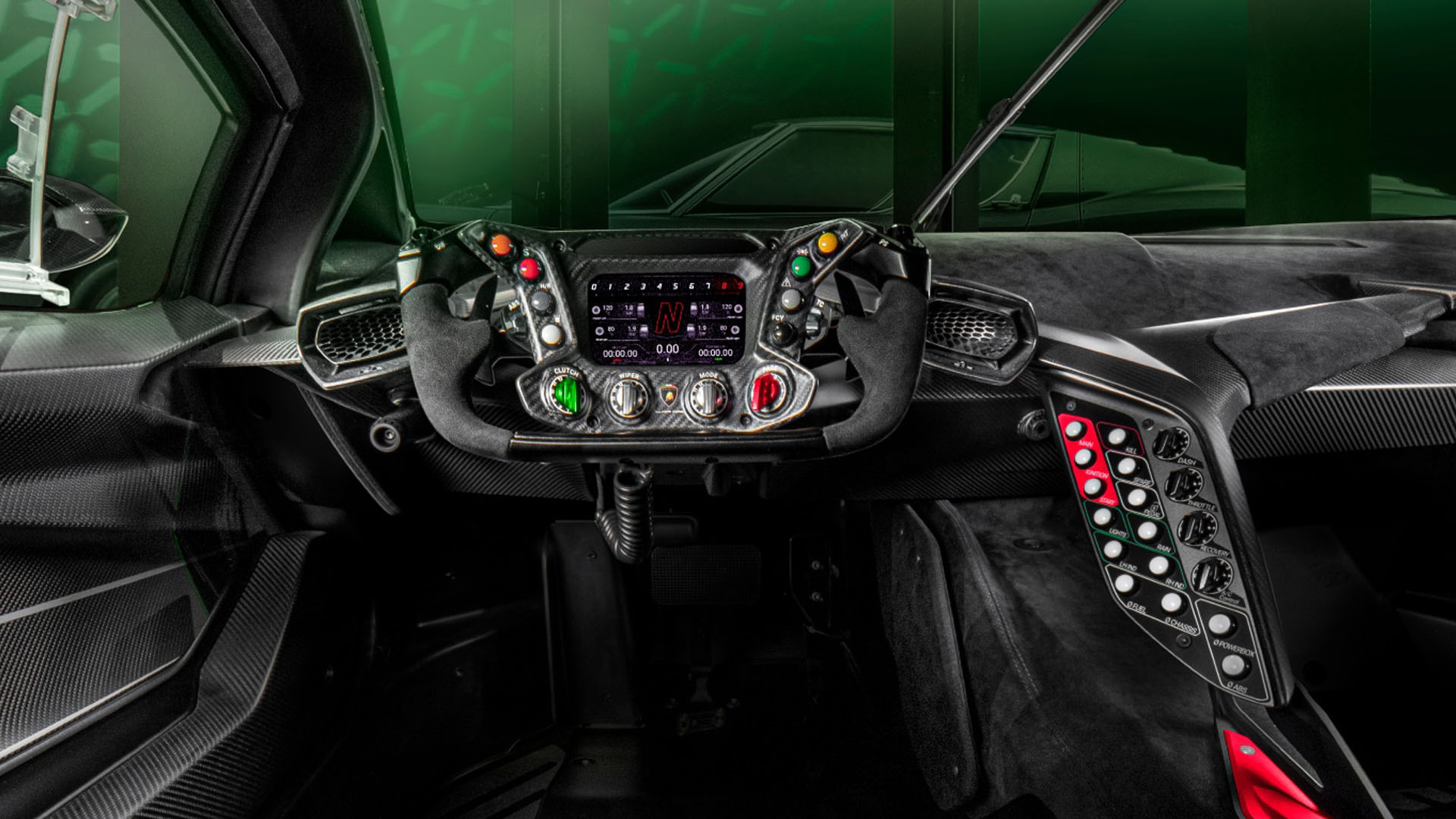 MOZA unveils lavish Lamborghini Essenza SCV12 wheel | Traxion