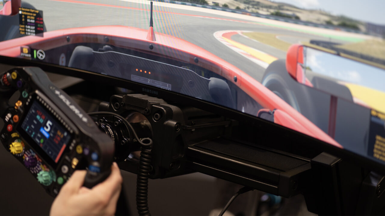 Sim-Lab surprises with three direct drive wheel bases, up to 35Nm | Traxion